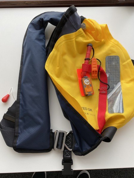 Marine Warehouse Daniamant W4-A SOLAS lifejacket light with easy fit ...